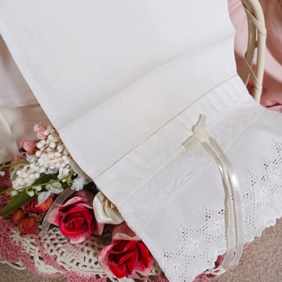 Vintage | Bedding | Previous Vintage White Boudoir Pillow Case With Cut ...